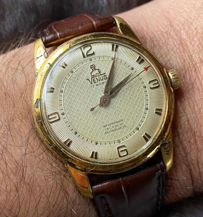 Découvrez les montres Venus : Histoire, Modèles Populaires & Avis ...