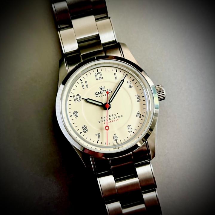 Discover Smiths Watches: History, Popular Models & Owners' Reviews ...