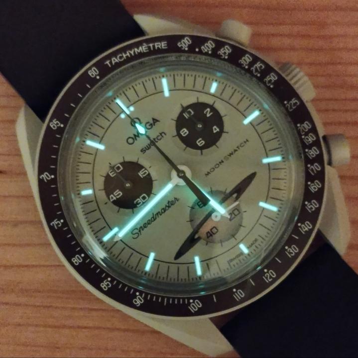 Swatch Moonswatch Mission to Saturn - Caractéristiques, Prix & Avis d ...