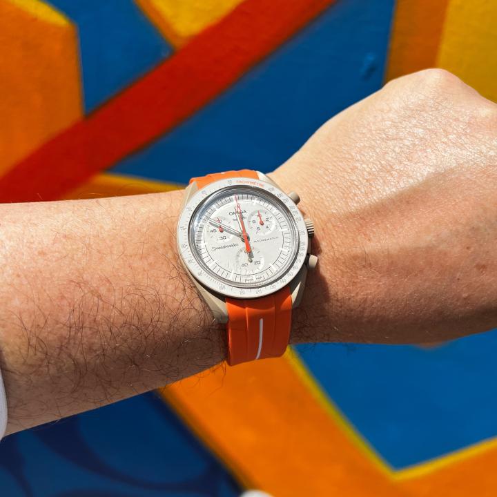 Swatch Moonswatch Mission to Jupiter - Caractéristiques, Prix et Avis ...