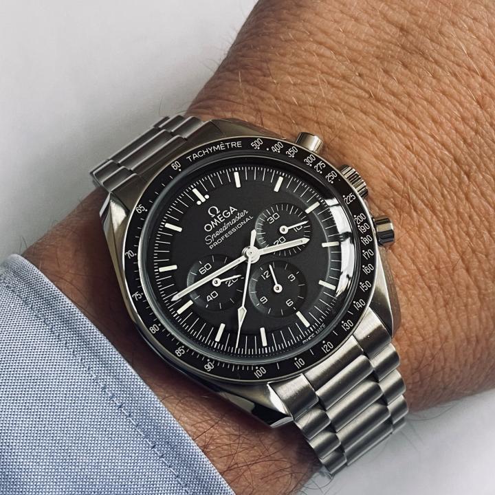 Avis Omega Speedmaster Moonwatch : Élégante, fascinante, essentielle ...