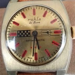 Découvrez les montres Ruhla : Histoire, Modèles Populaires & Avis ...